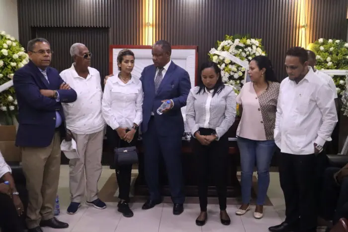 Comunidad SDO despide con pesar a Max J, joven talento musical e hijo ...